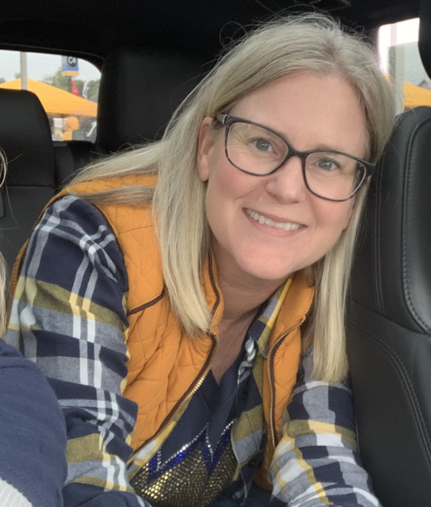 Lisa Hunter: A Portrait of Resilience and Dedication in Workers ...